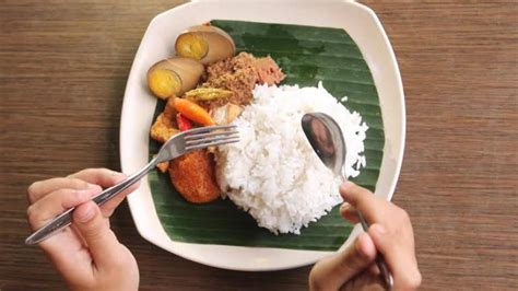 5 Rekomendasi Gudeg Kuliner Khas Jogja Yang Enak Dan Terkenal