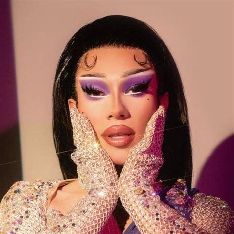 V Fantasy Drag Season Squirrels Friends