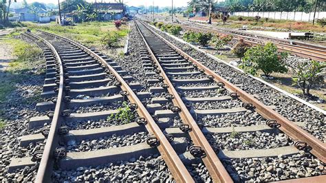 Cari Rel Kereta Yang Bercabang Ke Lumajang Stasiun Ini Dahulu Sibuk