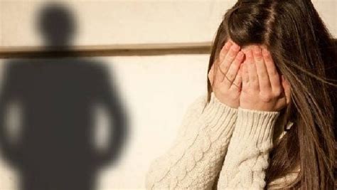 Dyshohet se abuzoi seksualisht me vajzat e tij të mitura arrestohet
