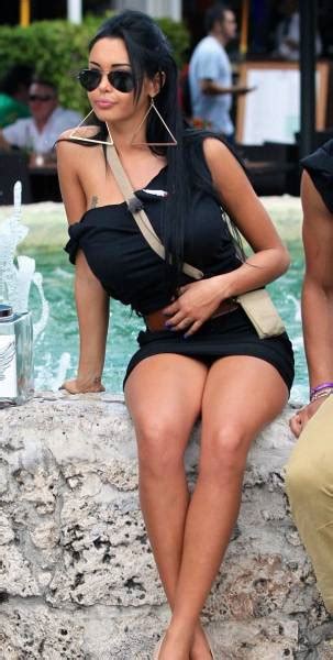 Beautiful And Sexy Girls Spotted In The Street Pics Izispicy