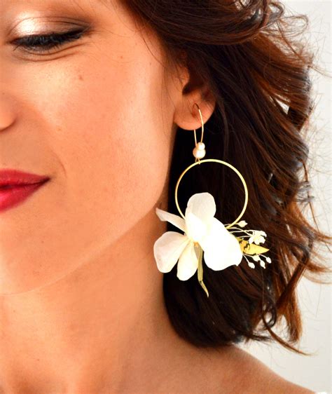 Boucles doreilles à fleurs naturelles ivoire et or bijoux mariage