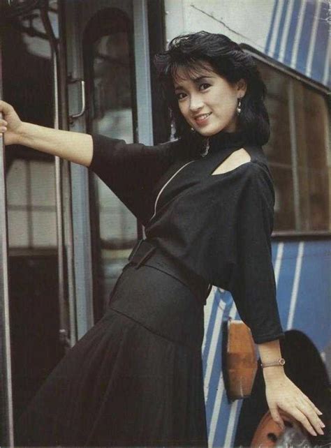 顶替蓝洁瑛成名与小3岁老公恩爱19年女儿堪称最美星二代