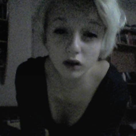 Thumbs Pro Reblog If You Re Bored And You Want Anons