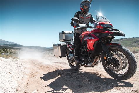 Le 10 moto enduro stradali più vendute Dati tecnici e prezzi delle