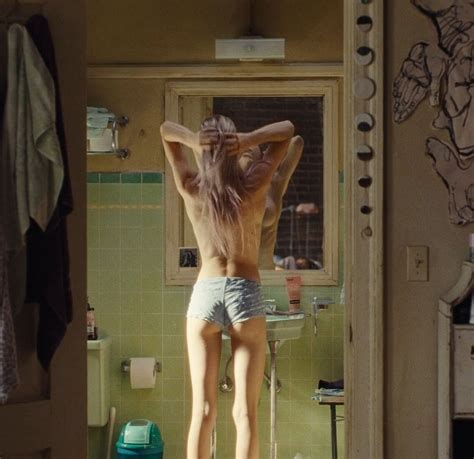 Hunter Schafer Compilation Photo 4