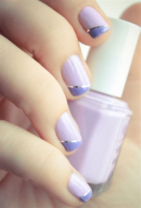 10 sublimes façons de porter le vernis à ongles violet