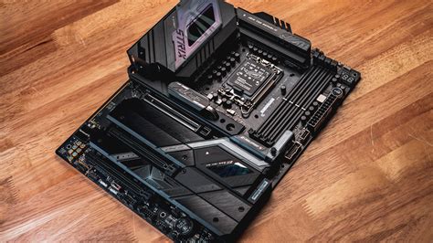 Overview ASUS ROG STRIX Z790 E Gaming WiFi BunnyGaming
