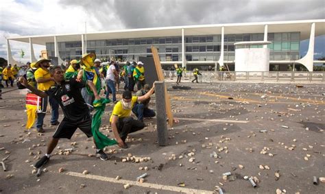 Um Golpe Pela Metade O Cafezinho