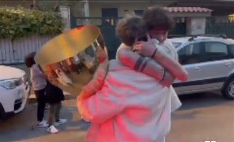 Christian Stefanelli L Incontro Con Mattia Zenzola Dopo La Vittoria Ad