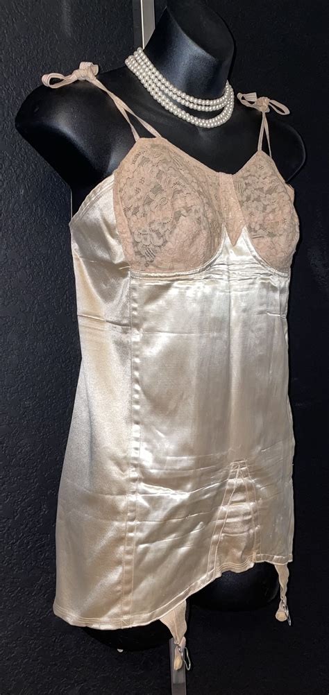 Very Rare 1940s Vintage Golden Satin Smoothie Strouse Adler Controleur Ob Girdle Corset W
