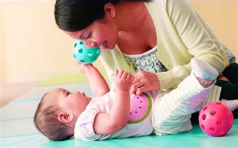 Ejercicios de estimulación temprana 1 a 6 meses