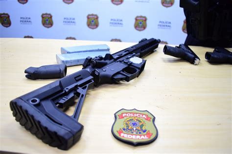 Polícia Federal apreende armas e carregadores em ação de repressão ao