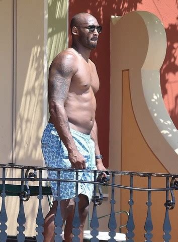 KOBE BRYANT Nude AZMen