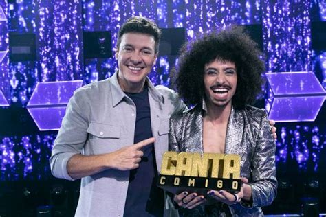 Helleno campeão da quinta temporada do Canta Comigo celebra vitória