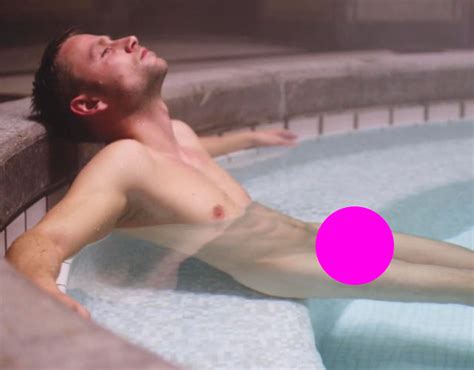 El Actor Max Riemelt Desnudo Integral En Sense8 CromosomaX