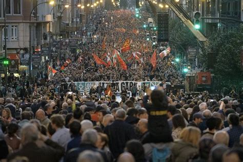 Impresionante manifestación en Bilbao reivindicando la nación vasca