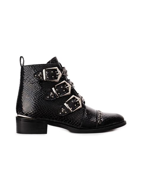 Botines Negros Hebillas Y Tachuelas Pera Limonera