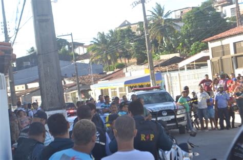 Jovem é assassinado a tiros no bairro Santo Antônio O que é notícia