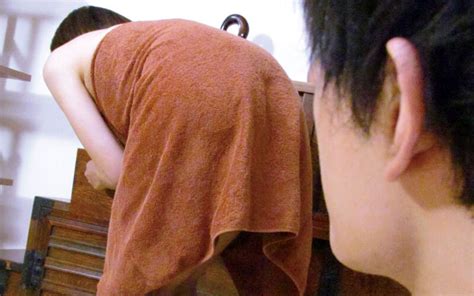 突然の家庭内相姦 風呂上りでバスタオル姿の母に性交渉をお願いしてみたら4時間