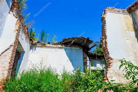 Abandonado patrimonio histórico y cultural abandonado de la