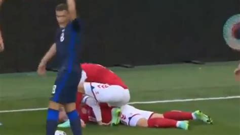 Jogador da Dinamarca desmaia em campo e partida é suspensa veja vídeo