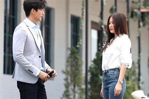 Gặp lại người yêu cũ trước bệnh viện tôi đi theo thì phát hiện bí mật