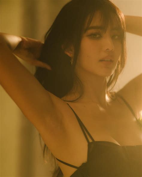 𝓗 on Twitter damn she s so fuckin pretty and sexy