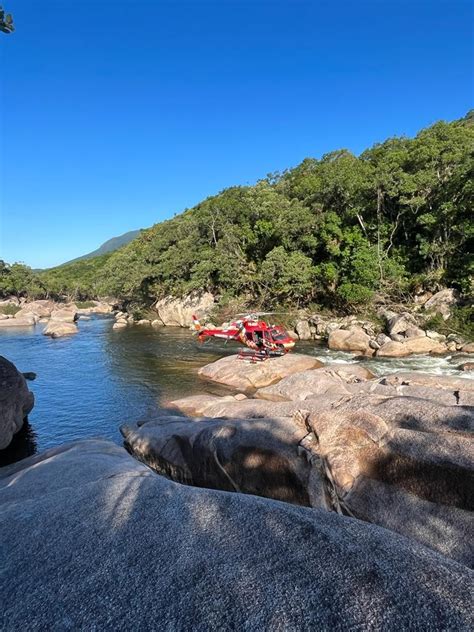 Jovem de 19 anos morre afogado após corpo ficar preso entre pedras em