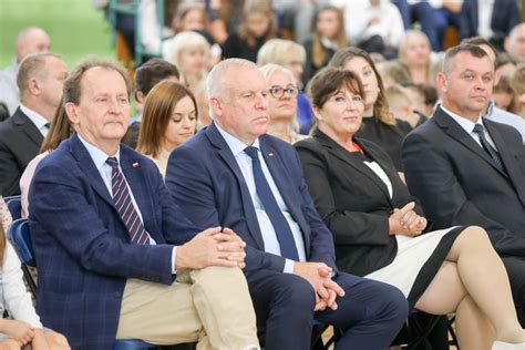 Uroczyste otwarcie Zespołu Szkół w Szczurowej po modernizacji Gmina