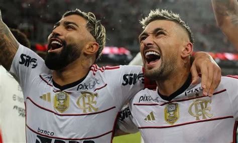 5 anos e 11 títulos depois Arrascaeta e Gabigol seguem fazendo