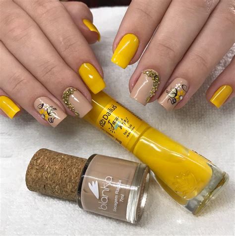 20 Unhas decoradas esmalte amarelo veja as melhores inspirações