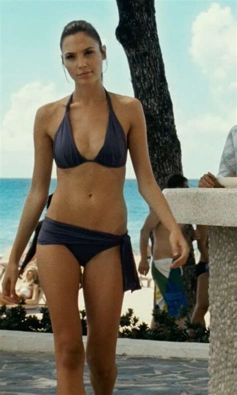 30 Latest Gal Gadot Bikini Hot Sexy Swimsuit Photos 2024