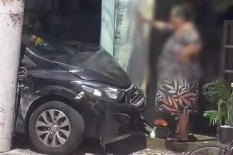 Mulher Tem Mal S Bito No Volante E Invade Cal Ada Em Praia Grande