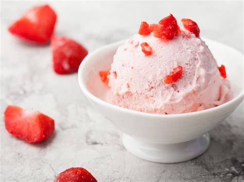 Cremoso HELADO De FRESAS Con CREMA En Licuadora