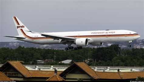 PK GIK Garuda Indonesia Boeing 777 3U3ER Photo By Yuan Mulyadi ID
