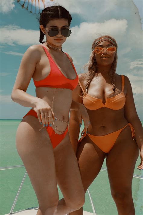 Kylie Jenner Kendall Jenner Bella Hadid Hailey Baldwin Photo