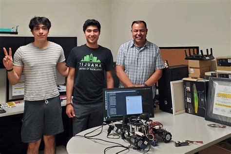 Estudiantes de ingeniería en Cibernética Electrónica de CETYS destacan