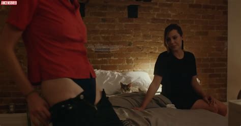 Naked Sarah Maude Beauchesne In Fourchette