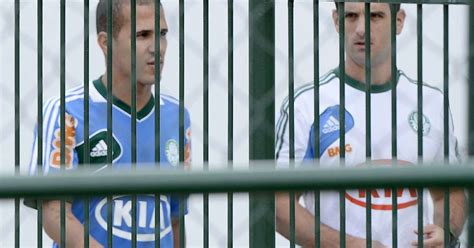 Souza Trabalha Bola E Ronny J Treina Usando Camisa Do Palmeiras