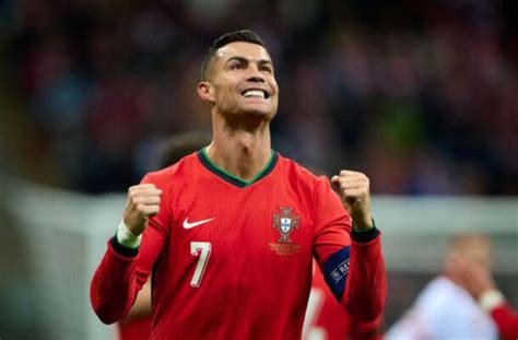 Cristiano Ronaldo Exibe Premia O Em Portugal Por Ngulo In Dito Assista