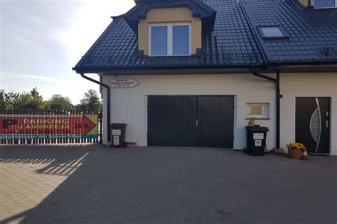 Parking przy lotnisku Gdańsk Galeria