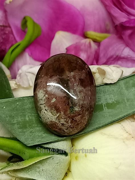 MUSTIKA TUNDUNG ROSO Jimat Azimat Batu Mustika Geliga Keris