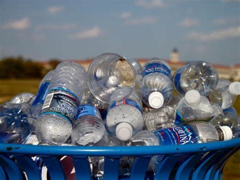 3 Modi Creativi E Utili Per Riciclare Le Bottiglie Di Plastica