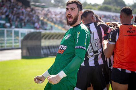 Figueirense anuncia permanência definitiva do goleiro Thiago Gonçalves