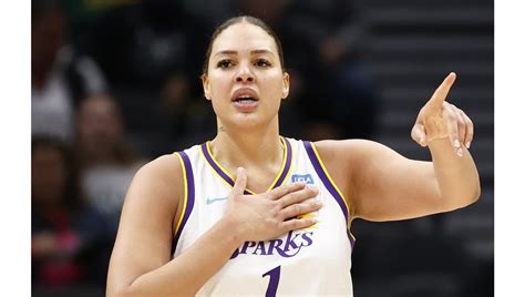 Liz Cambage Nneka Ogwumike Lead Sparks Past Wings For 500th Win
