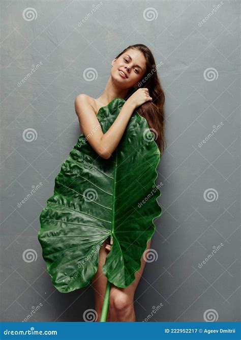 Woman Charming Look Big Green Leaf Cover Naked Body Stock Image Image