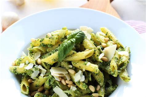 Recette de Pâtes penne au pesto de roquette et épinards