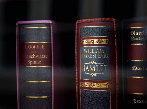 20 Kata Kata William Shakespeare Yang Puitis Dan Bermakna Kumparan