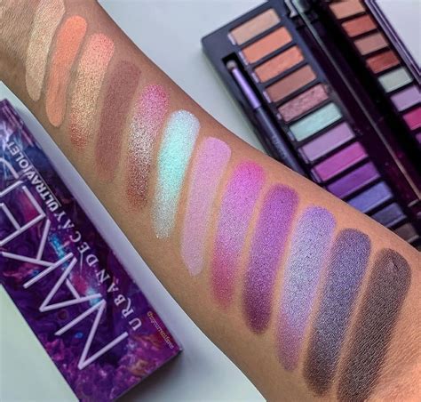 Belleza De Themyscira Paleta De Sombras Naked Ultraviolet Urban Decay